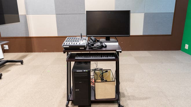 壁面大型グリーンバック・動画撮影・LIVE配信スタジオ・高速光回線・機材貸出無料、メイクルーム完備の写真16