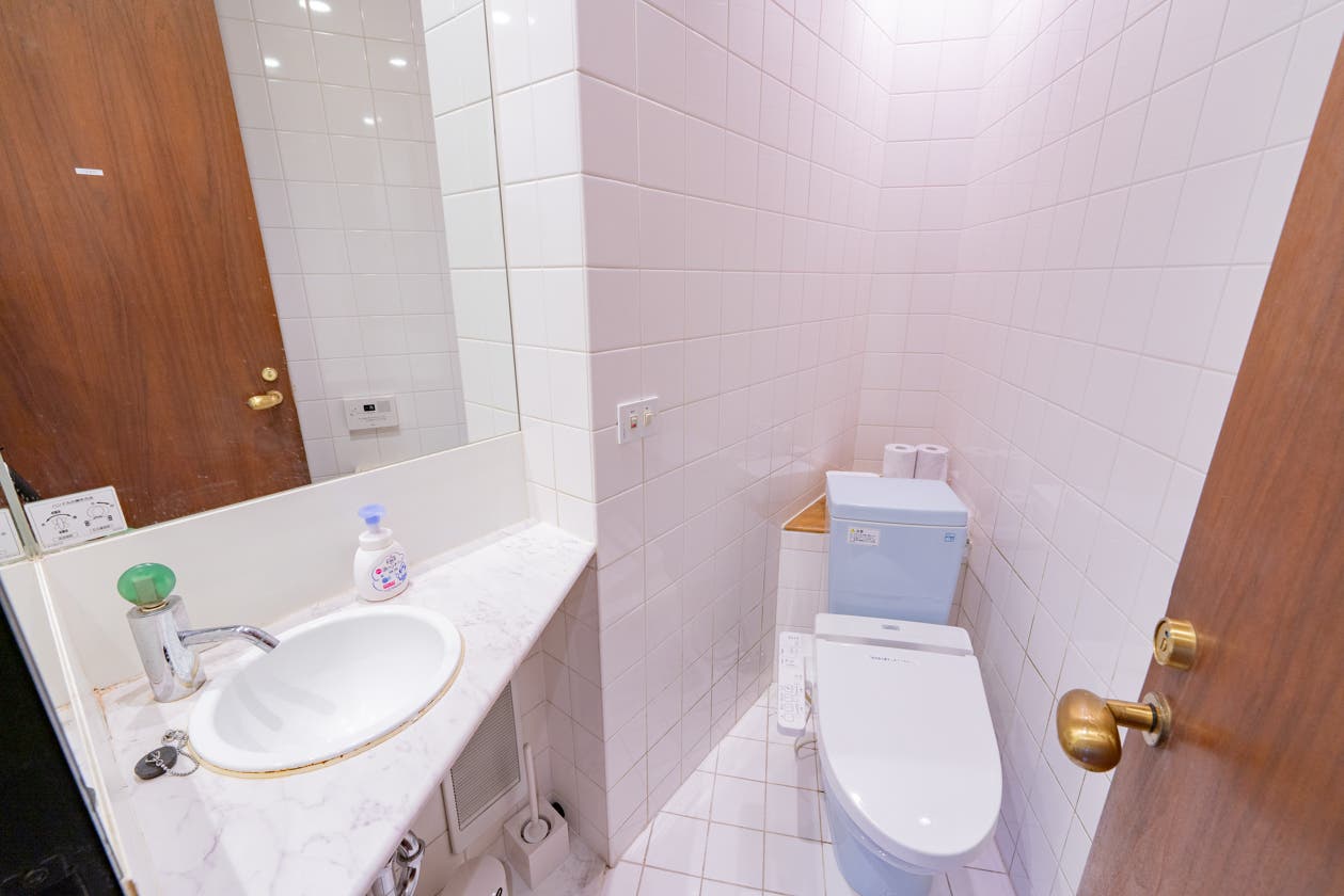 壁面大型グリーンバック・動画撮影・LIVE配信スタジオ・高速光回線・機材貸出無料、メイクルーム完備の写真6