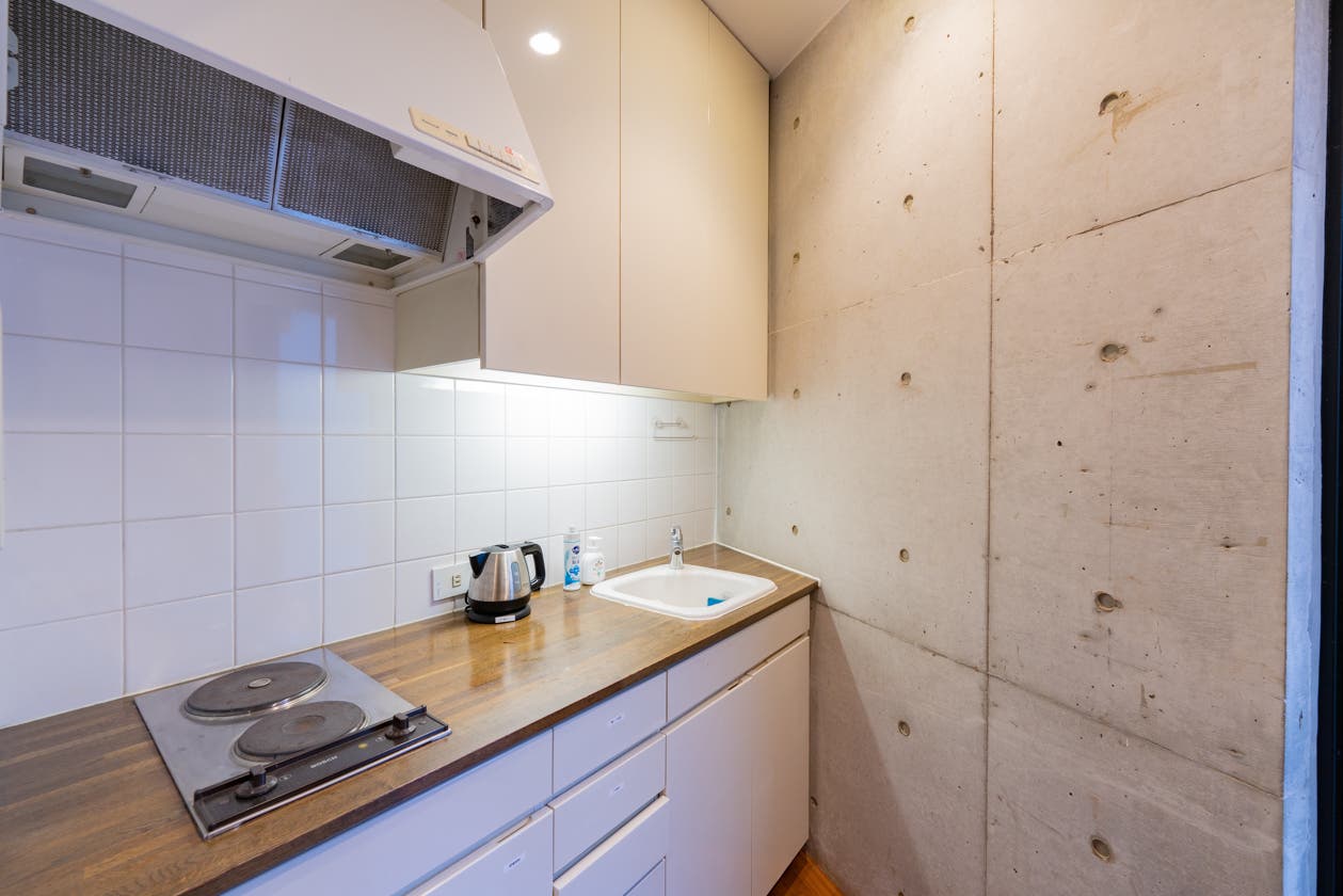 壁面大型グリーンバック・動画撮影・LIVE配信スタジオ・高速光回線・機材貸出無料、メイクルーム完備の写真7