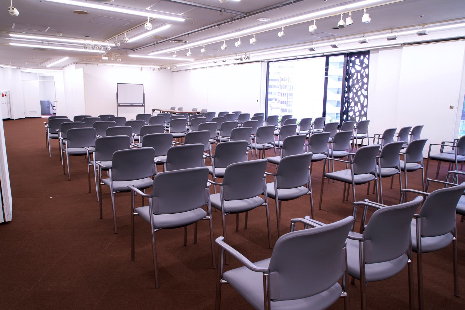 地下鉄銀座駅より徒歩2分、104坪の展覧会＆イベントスペースです。の写真4