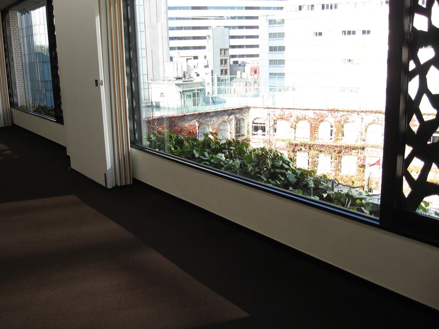 地下鉄銀座駅より徒歩2分、104坪の展覧会＆イベントスペースです。の写真11