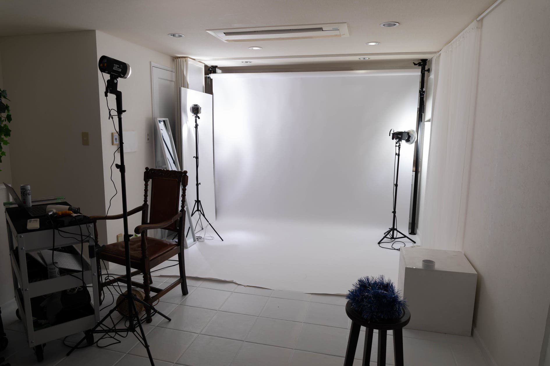【奥渋フォトスタジオ　Two Me 】自然光での撮影できる！白タイル（床）白壁、小さなスタジオの写真12