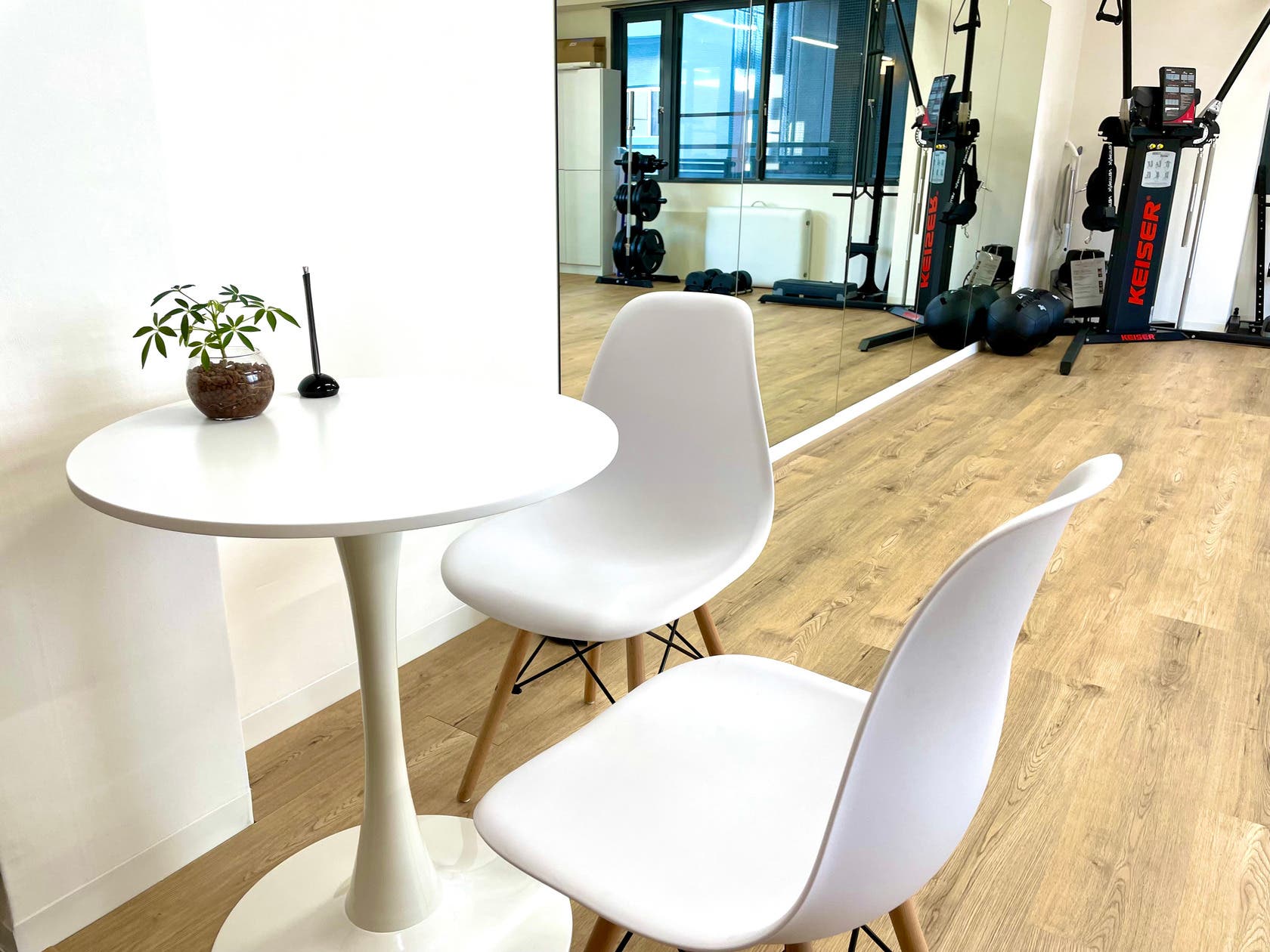 広々ジムスタジオ！パーソナルトレーニングやピラティス、ヨガ教室にオススメ！の写真6