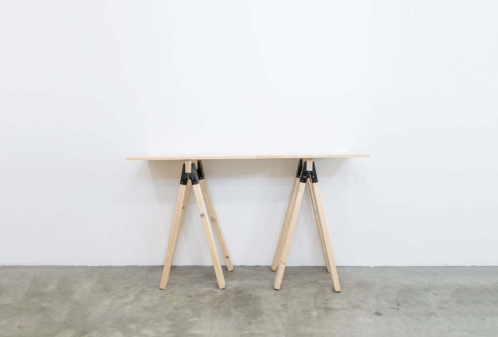 展示台(天板/中・ナチュラル)の画像1