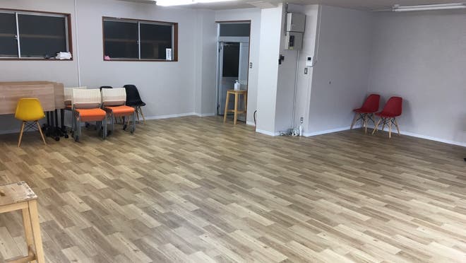 熱海銀座商店街のコワーキングスペース「naedoco」が運営するレンタルスペース。飲食OK!8〜21時の最長13時間利用可能の写真6