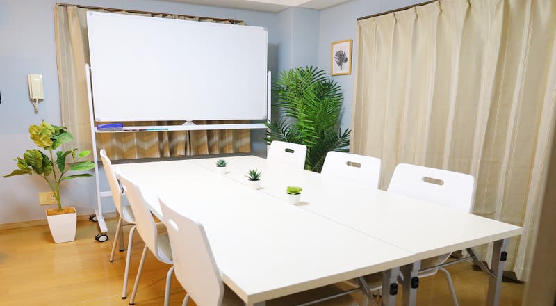 高速光回線WiFi・大型モニター全て無料！ 会議・商談・テレワーク・勉強会・動画撮影・動画配信・ボードゲーム・女子会・懇親会など
