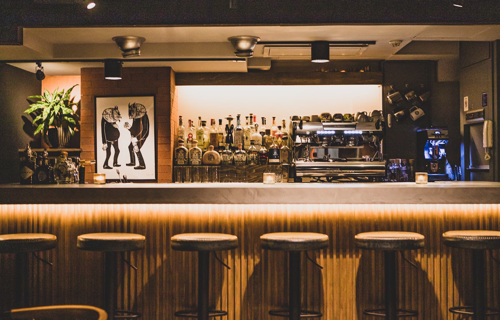 渋谷駅4分スペイン坂のおしゃれなカフェバーの写真5