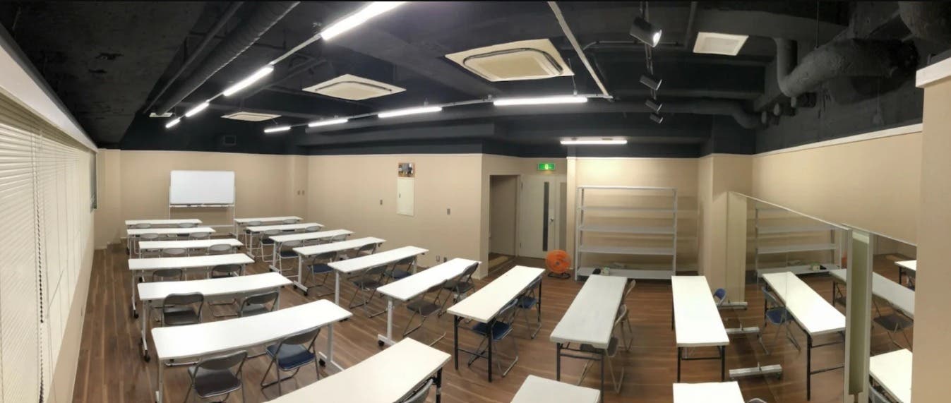 JR新宿駅南口より徒歩4分、THビル2階Aルームの写真2