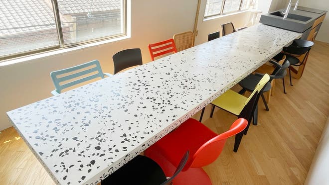 烏丸御池近く!オフィス使いからイベント使いまで。広々キッチンあり。の写真2