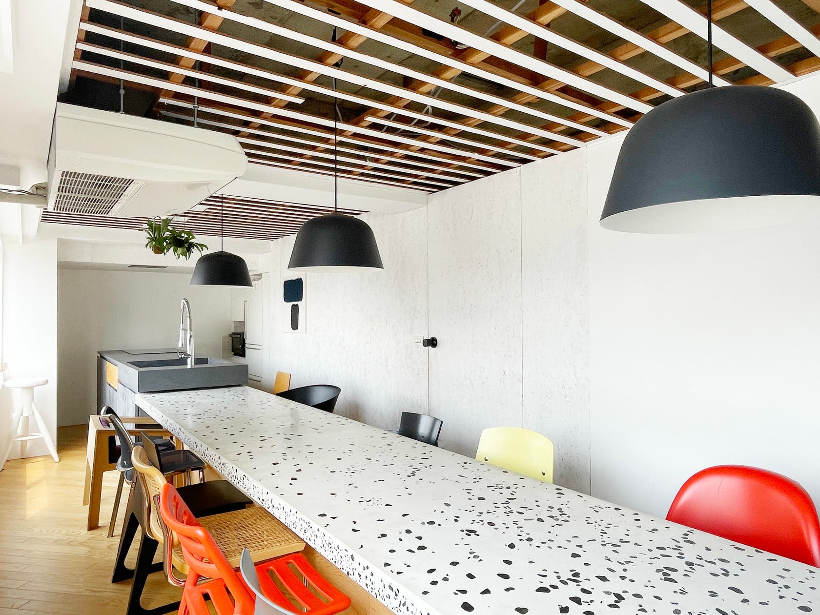 烏丸御池近く！オフィス使いからイベント使いまで。広々キッチンあり。の写真4