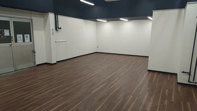 JR新宿駅南口より徒歩4分、THビル2階Bルームの写真4