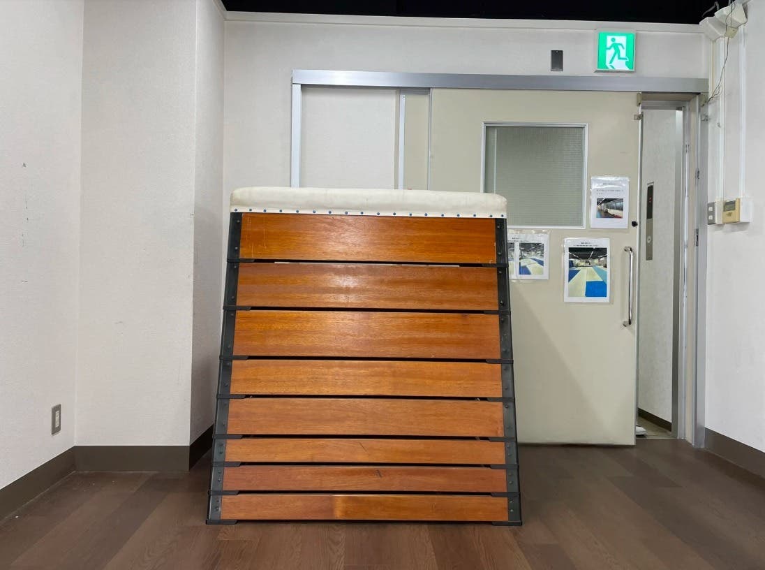 JR新宿駅南口徒歩4分、THビル3階Aルームの写真3