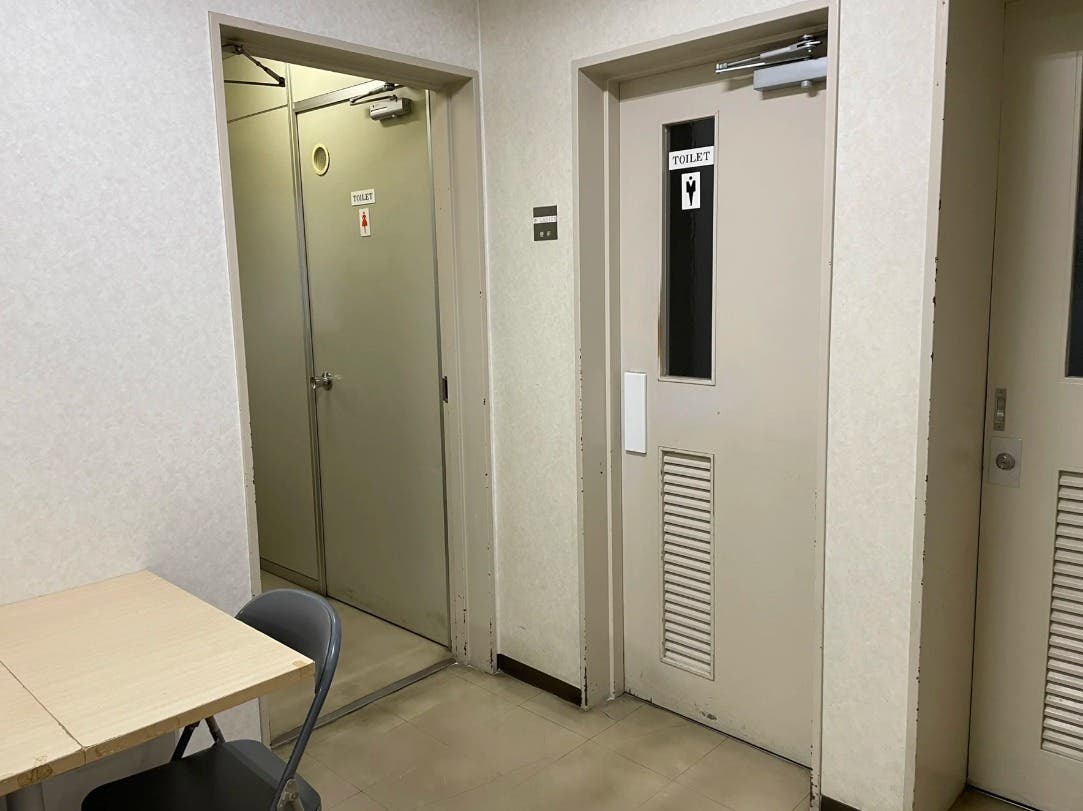 JR新宿駅南口徒歩4分、THビル3階Aルームの写真12