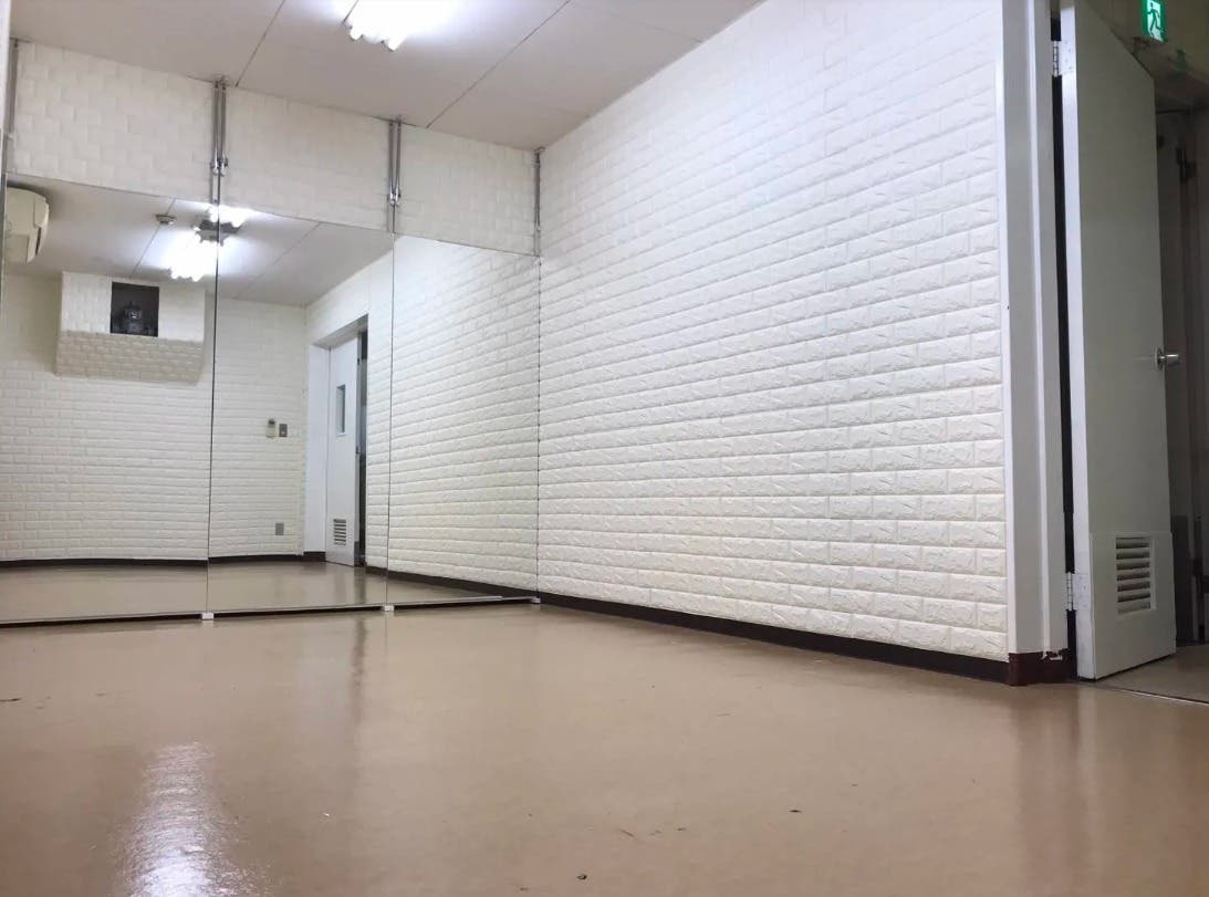 JR新宿駅南口より徒歩4分、THビル2階Dルームの写真4