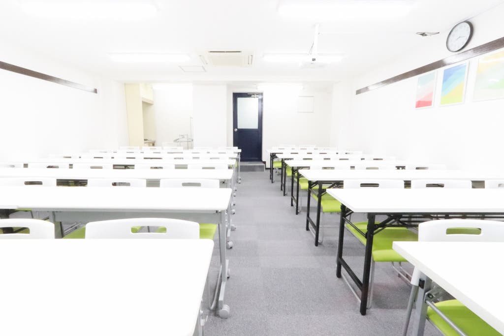 【秋葉原駅A3出口20秒！中央北口1分！大型会議室！50名可！】プロジェクター・WiFi無料！ふれあい貸し会議室 秋葉原No51の写真5