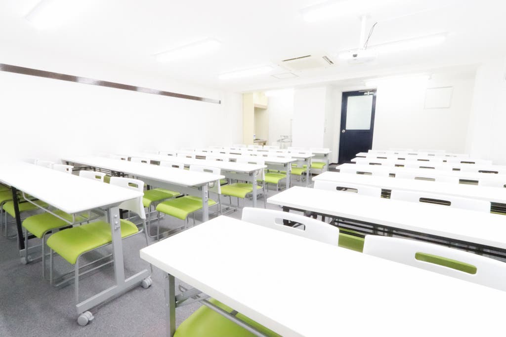 【秋葉原駅A3出口20秒！中央北口1分！大型会議室！50名可！】プロジェクター・WiFi無料！ふれあい貸し会議室 秋葉原No51の写真6