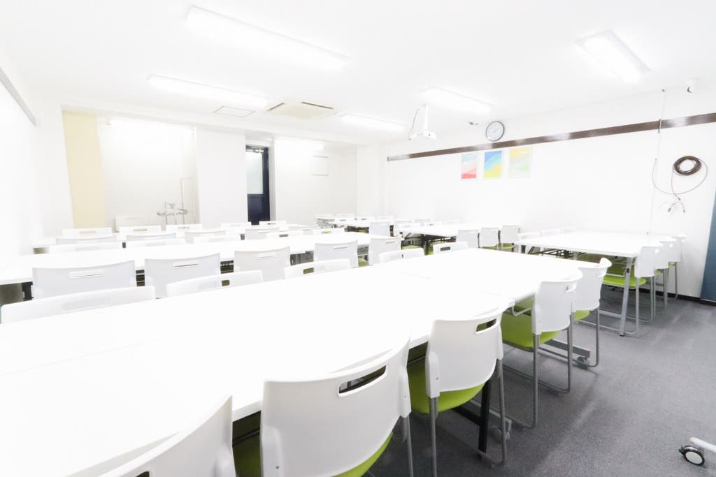 【秋葉原駅A3出口20秒！中央北口1分！大型会議室！50名可！】プロジェクター・WiFi無料！ふれあい貸し会議室 秋葉原No51の写真7