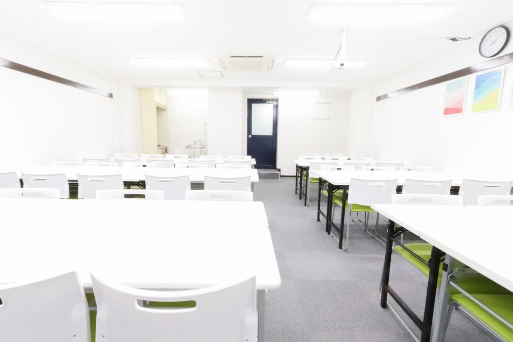 【秋葉原駅A3出口20秒！中央北口1分！大型会議室！50名可！】プロジェクター・WiFi無料！ふれあい貸し会議室 秋葉原No51の写真9