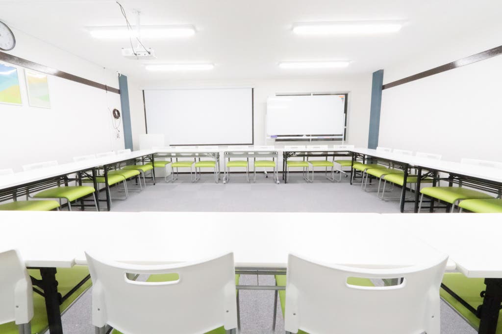 【秋葉原駅A3出口20秒！中央北口1分！大型会議室！50名可！】プロジェクター・WiFi無料！ふれあい貸し会議室 秋葉原No51の写真12