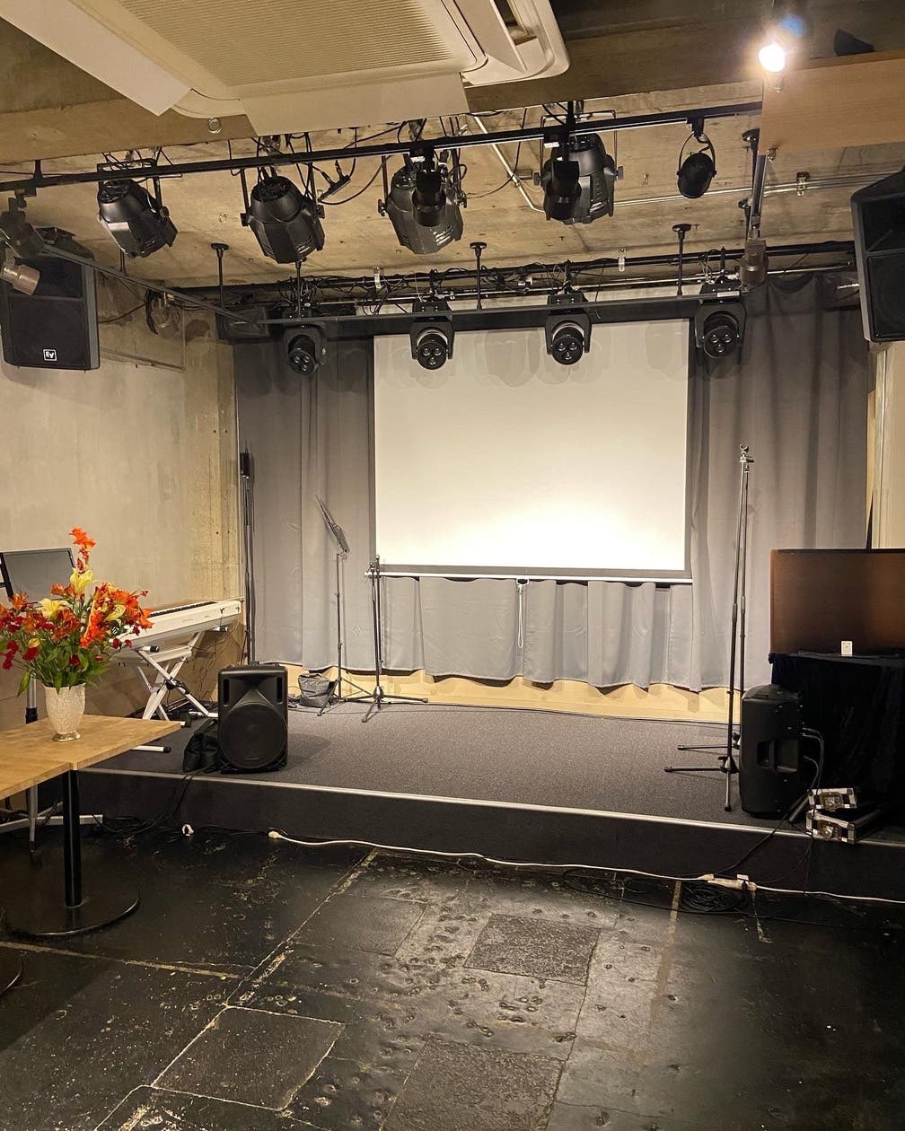 【初台】地下に広がる隠れ家でパーティーしませんか？会議・カラオケ・LIVE、様々なシーンを演出！の写真8