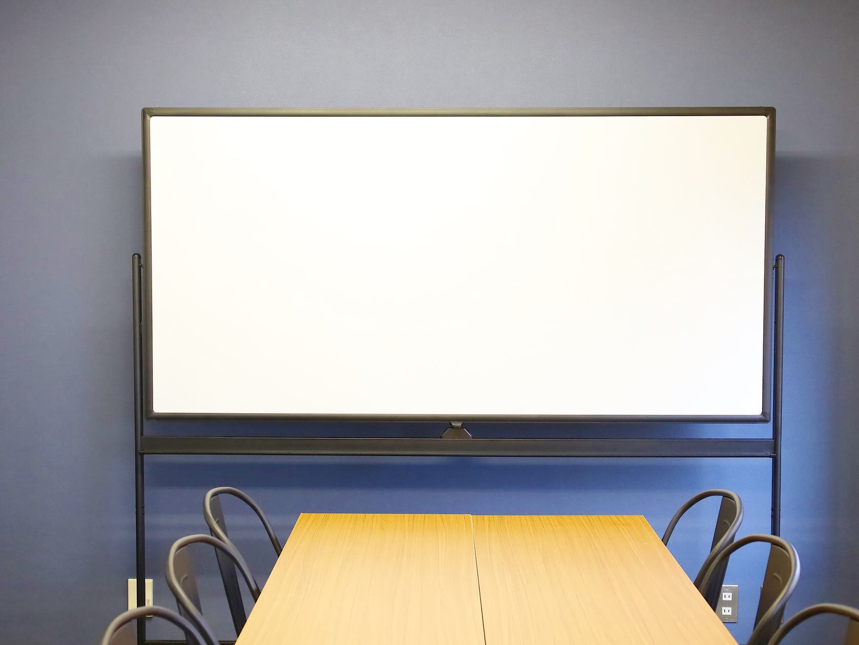 恵比寿駅徒歩2分/最大14名/飲食、お酒可/光回線無料Wifi/テレワーク/ボードゲーム【静か・明るい・綺麗】の写真8