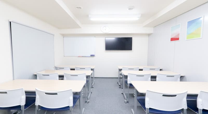 【田町駅1分！三田駅30秒！中型会議室！16名】モニター・ホワイトボード・高速WiFi無料！ふれあい貸し会議室 田町No48
