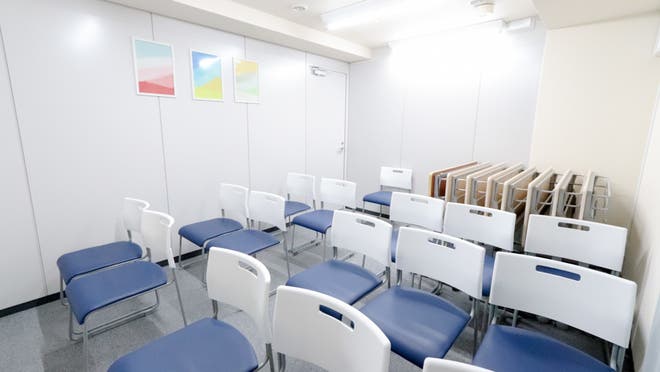 【田町駅1分!三田駅30秒!中型会議室!16名】モニター・ホワイトボード・高速WiFi無料!ふれあい貸し会議室 田町No48の写真5