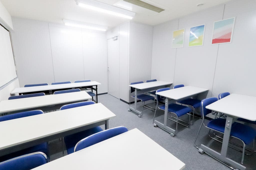 【田町駅1分！三田駅30秒！中型会議室！15名】モニター・ホワイトボード・高速WiFi無料！ふれあい貸し会議室 田町No49の写真5