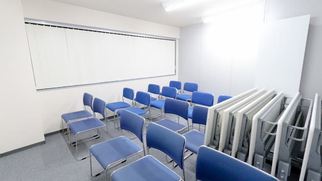 【田町駅1分!三田駅30秒!中型会議室!15名】モニター・ホワイトボード・高速WiFi無料!ふれあい貸し会議室 田町No49の写真6