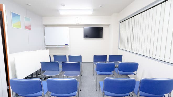 【田町駅1分!三田駅30秒!中型会議室!15名】モニター・ホワイトボード・高速WiFi無料!ふれあい貸し会議室 田町No49の写真8