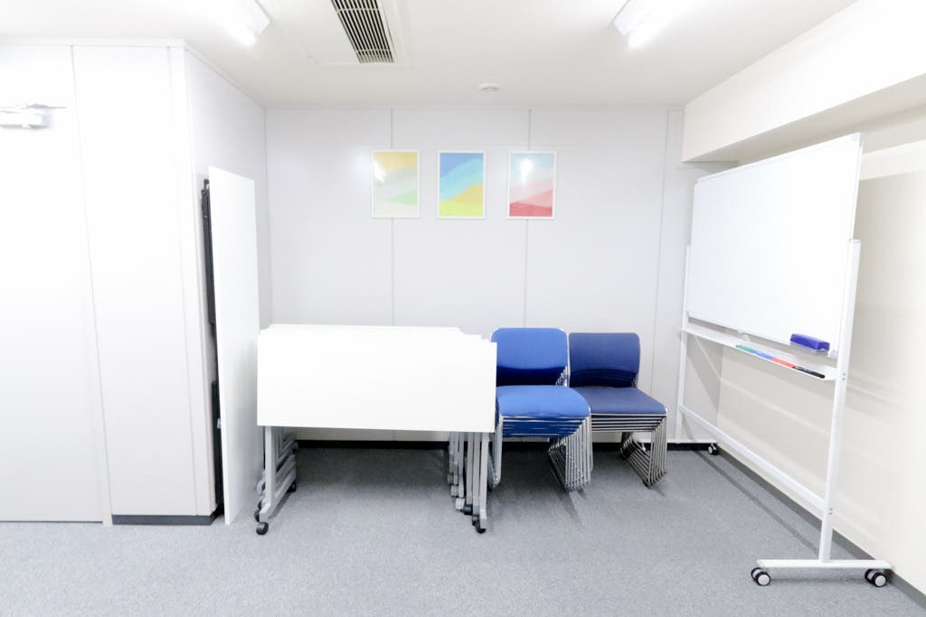 【田町駅1分！三田駅30秒！中型会議室！15名】モニター・ホワイトボード・高速WiFi無料！ふれあい貸し会議室 田町No49の写真11