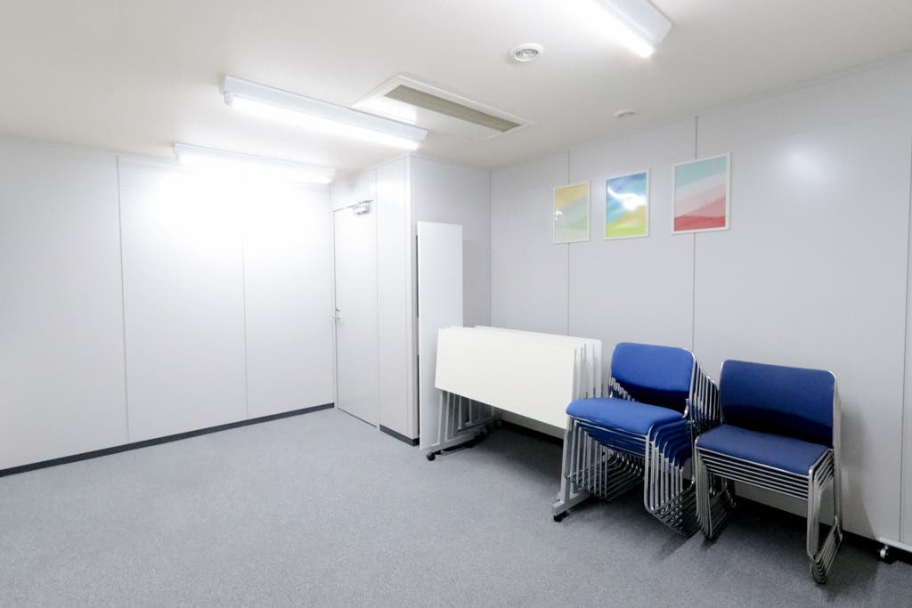 【田町駅1分！三田駅30秒！中型会議室！15名】モニター・ホワイトボード・高速WiFi無料！ふれあい貸し会議室 田町No49の写真13