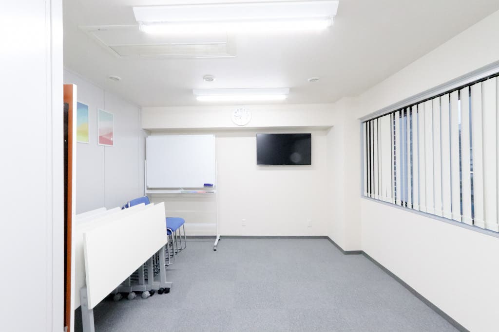 【田町駅1分！三田駅30秒！中型会議室！15名】モニター・ホワイトボード・高速WiFi無料！ふれあい貸し会議室 田町No49の写真14