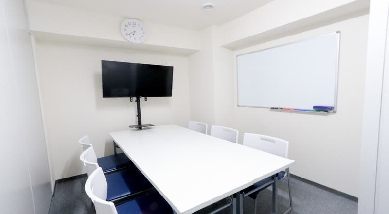 【田町駅1分！三田駅30秒！コンパクト会議室！7名】モニター・ホワイトボード・高速WiFi無料！ふれあい貸し会議室 田町No50
