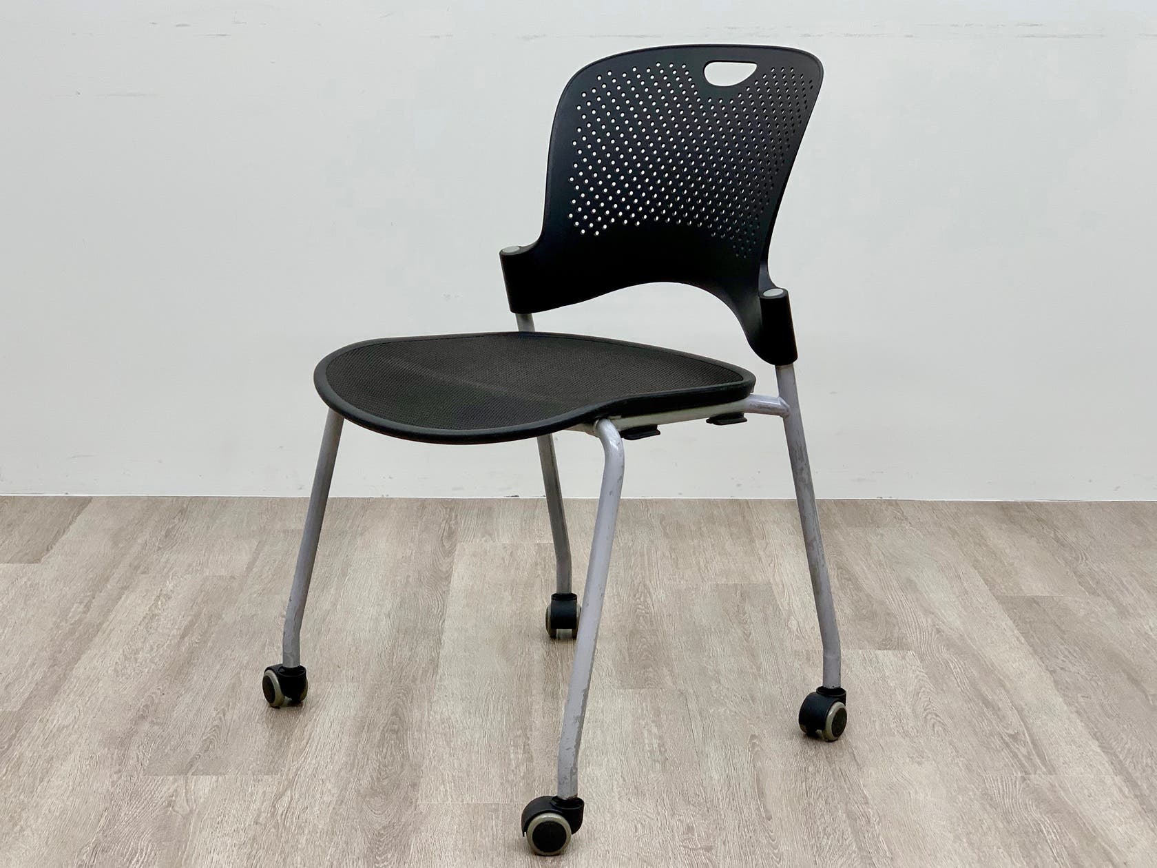 スタッキングチェア	の画像1