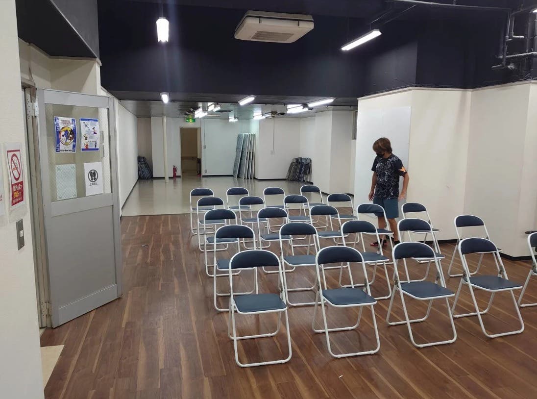 JR新宿駅南口より徒歩4分、THビル2階B+Eルームの写真6