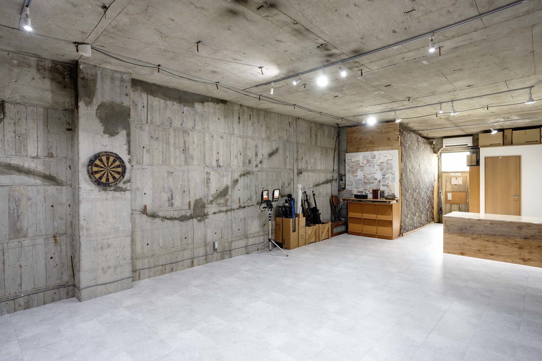 商店街店舗のスペース。コスプレ撮影や近隣ロケのメイクルーム、YouTube撮影など多目的に使えるスペースです。の写真5