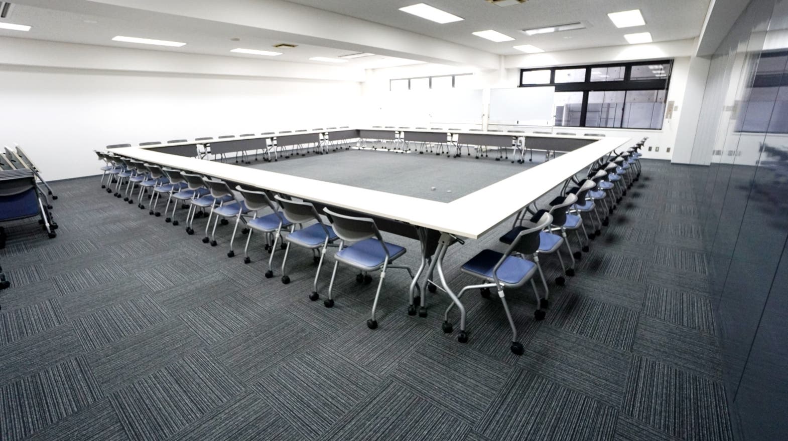 名古屋会議室 ナカトウ丸の内ビル 第2会議室【久屋大通駅より徒歩2分！最大72名様収容可能】の写真5