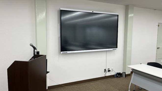 80人規模のセミナーなどに最適の写真4