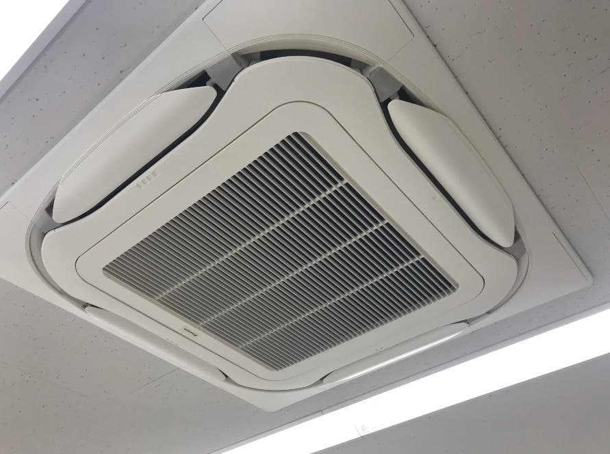 80人規模のセミナーなどに最適の写真15