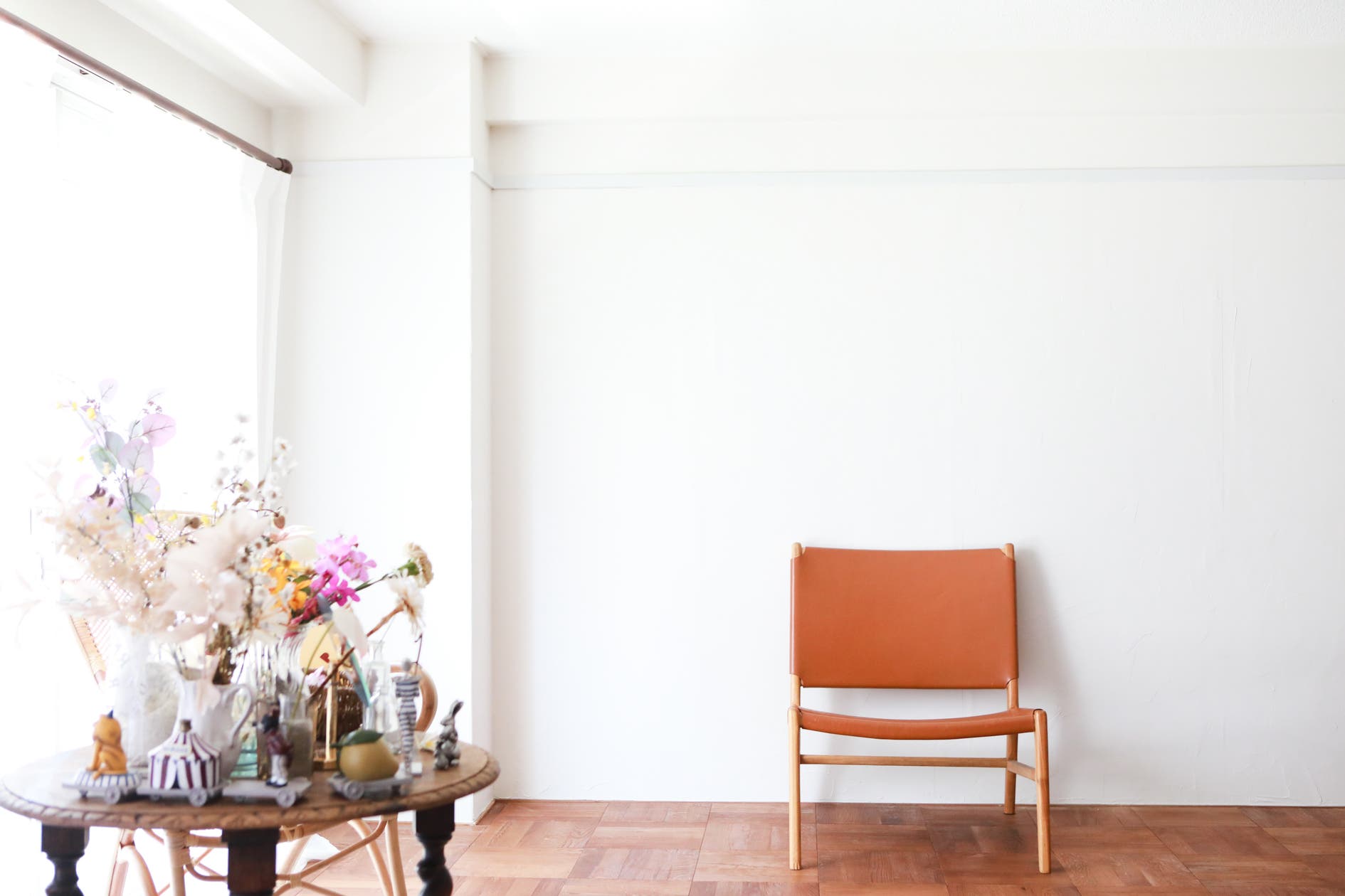 海外アパルトマンのような外苑駅徒歩6分の自然光撮影スタジオ・可愛いシャビーなインテリア＜コスプレ／ポートレート写真／動画撮影＞の写真1