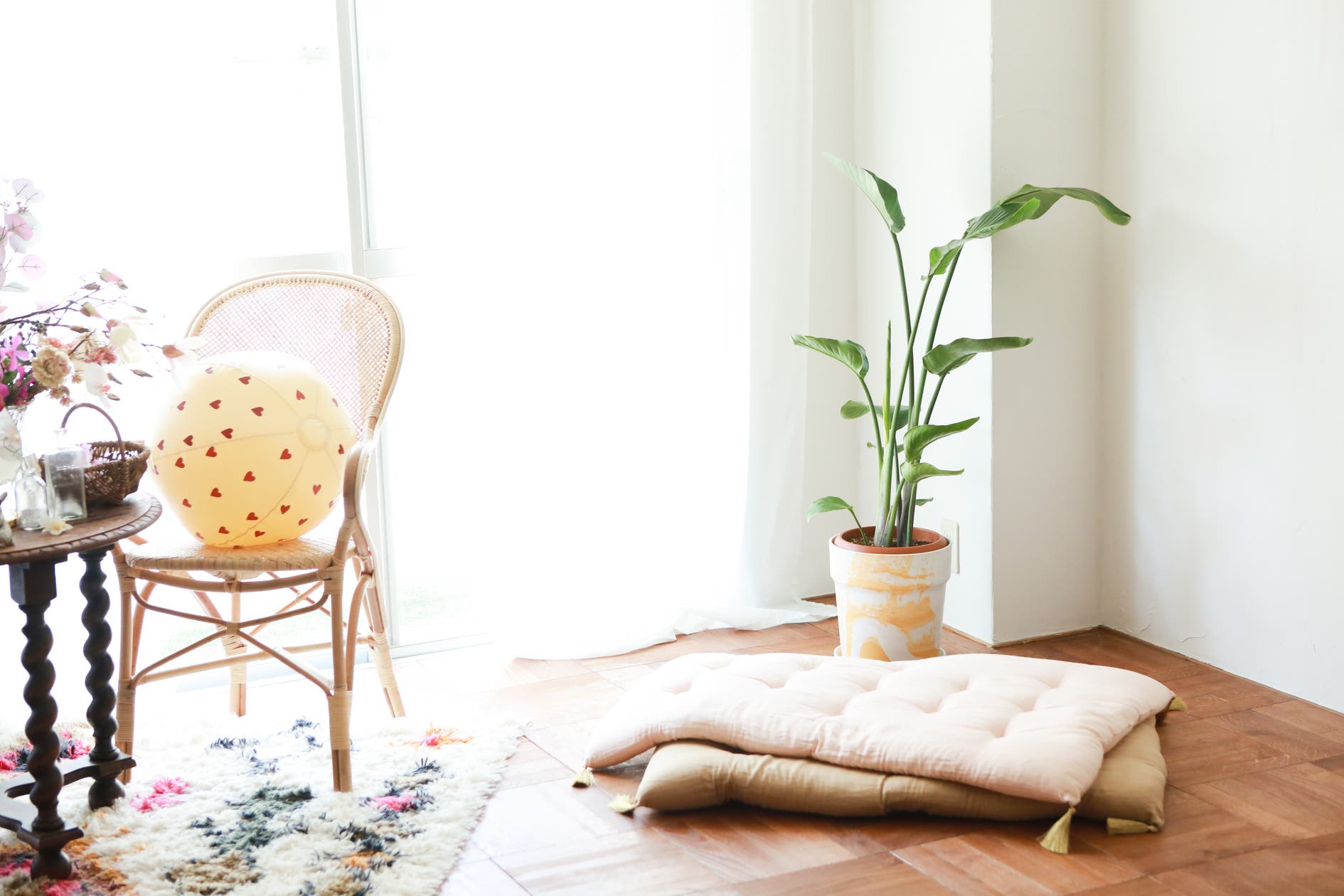 海外アパルトマンのような外苑駅徒歩6分の自然光撮影スタジオ・可愛いシャビーなインテリア＜コスプレ／ポートレート写真／動画撮影＞の写真3