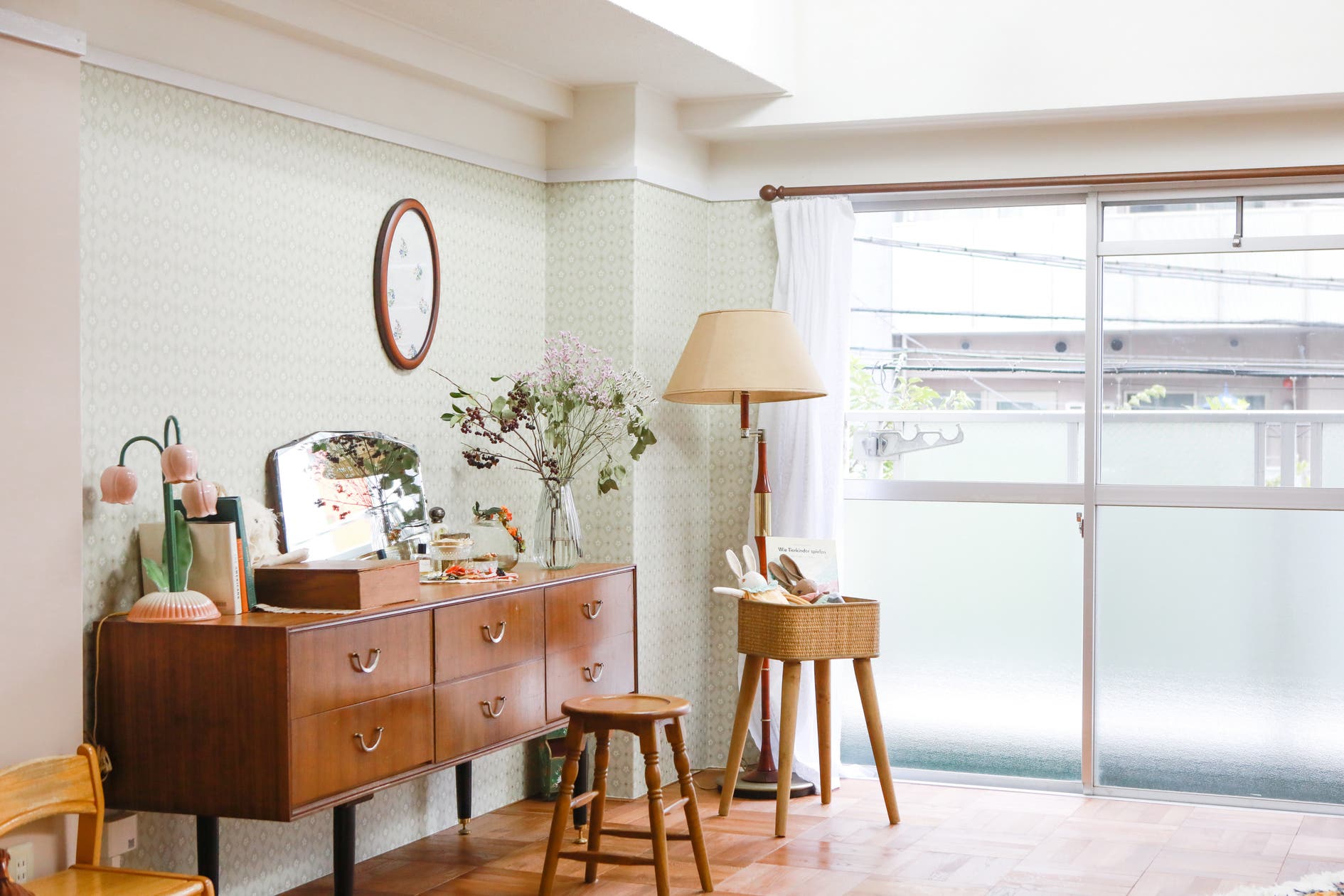 海外アパルトマンのような外苑駅徒歩6分の自然光撮影スタジオ・可愛いシャビーなインテリア＜コスプレ／ポートレート写真／動画撮影＞の写真4