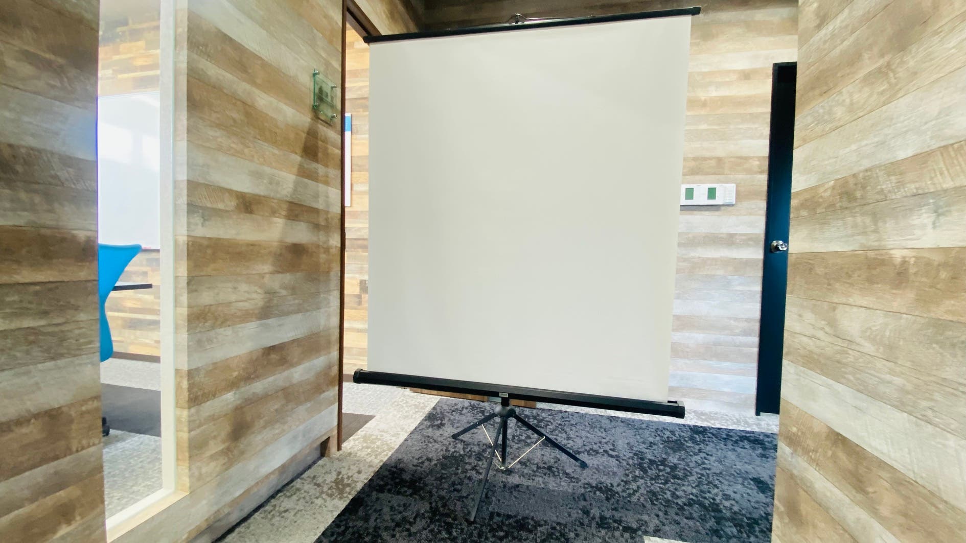 駐車場完備レンタルスペースの写真6