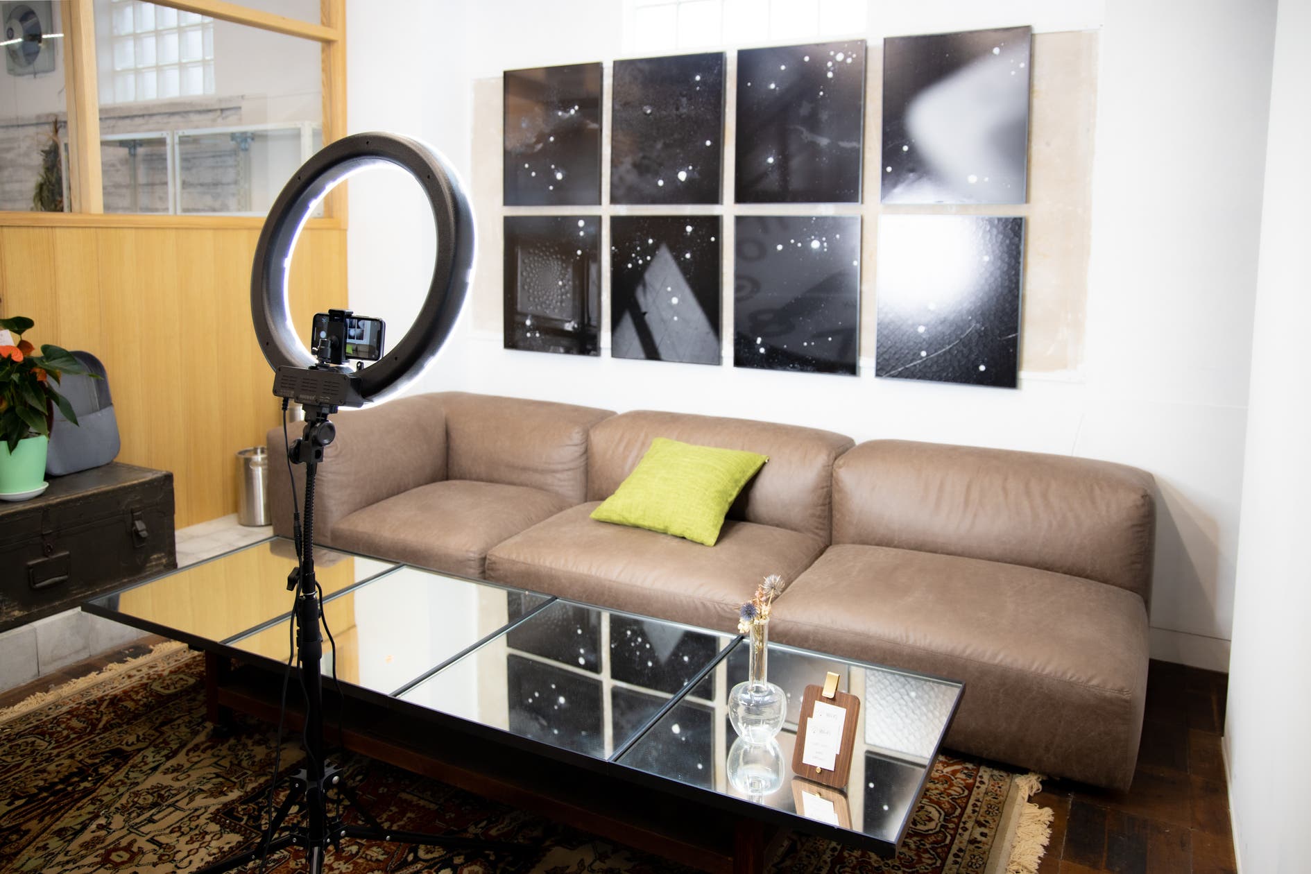 築55年のレトロなスタジオスペース〔自然光,透明感を感じる白い壁面,レトロなフローリング,天井高〕の写真10