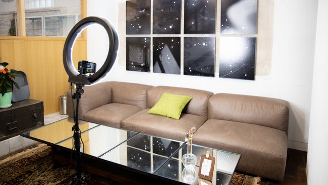 築55年のレトロなスタジオスペース〔自然光,透明感を感じる白い壁面,レトロなフローリング,天井高〕の写真10