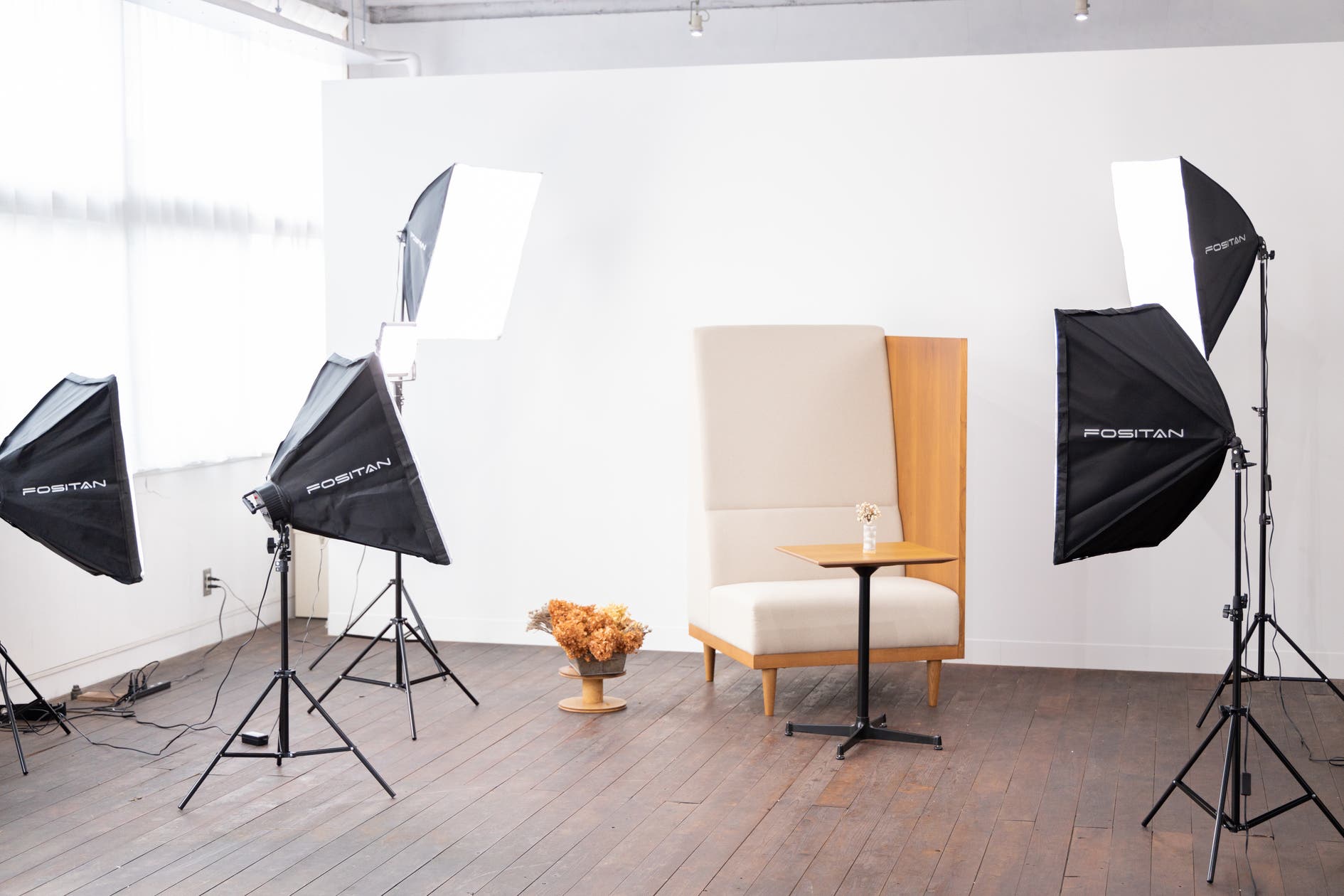 築55年のレトロなスタジオスペース〔自然光,透明感を感じる白い壁面,レトロなフローリング,天井高〕の写真7