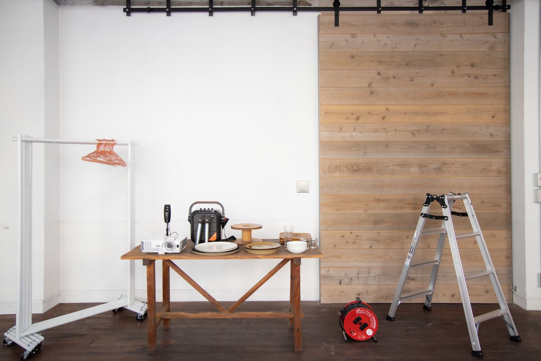 築55年のレトロなスタジオスペース〔自然光,透明感を感じる白い壁面,レトロなフローリング,天井高〕の写真14