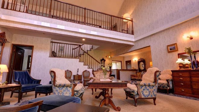 ヨーロッパ邸宅風:吹き抜け:豊富な自然に囲まれたホテル一棟丸々!!の写真2