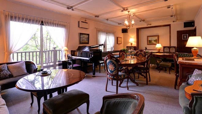 ヨーロッパ邸宅風:吹き抜け:豊富な自然に囲まれたホテル一棟丸々!!の写真4